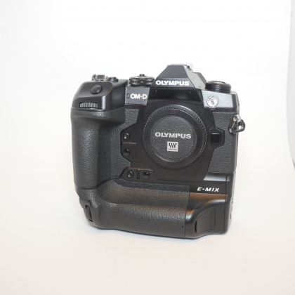 Used Camera Equipment, DSLRs, Mirrorless Cameras, Lenses - Castle Cameras